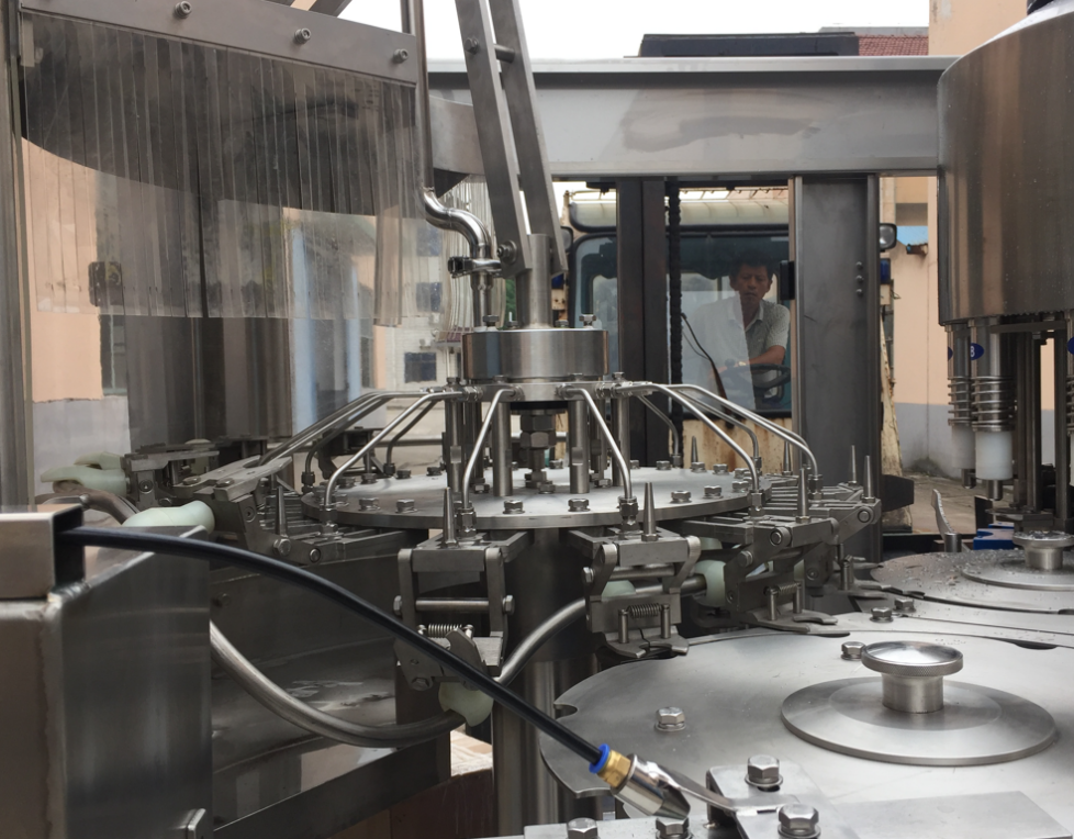 XGF14-12-5 5500BPH Complete Automatic Pure Bottled Water Filling ...